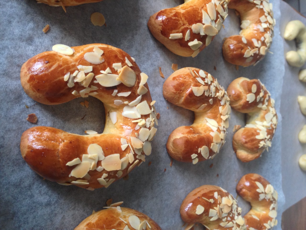 Crescent Buns – Turkish Buns Filled with Cocoa Cake and Walnut | My ...