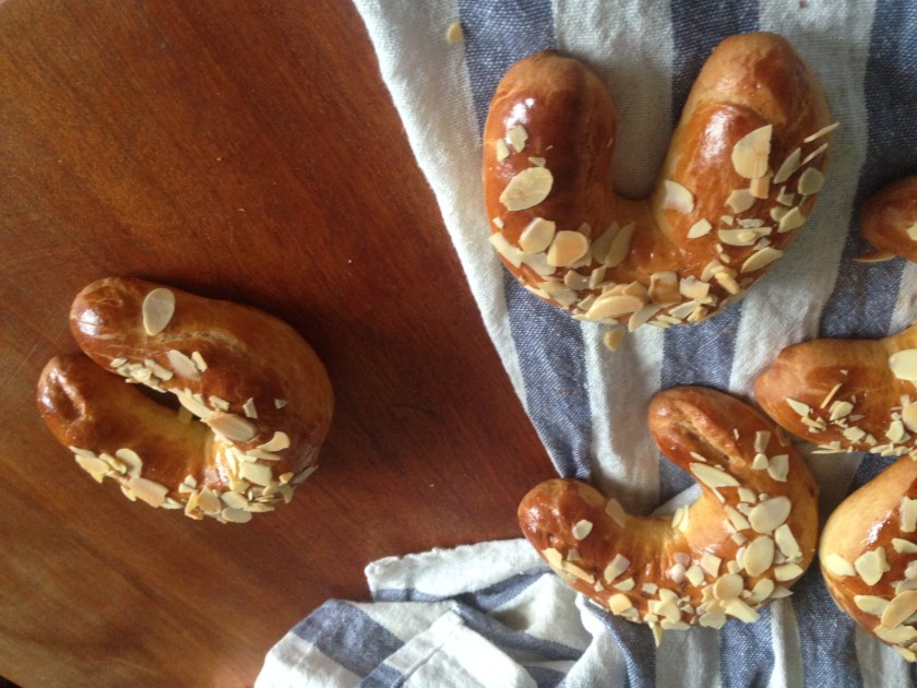 Crescent Buns – Turkish Buns Filled with Cocoa Cake and Walnut | My ...
