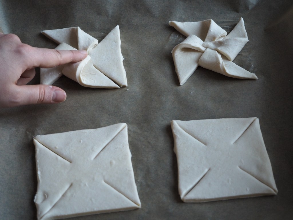 Joulutorttu // Tähtitorttu – Finnish Pinwheel Shaped Christmas Tarts ...