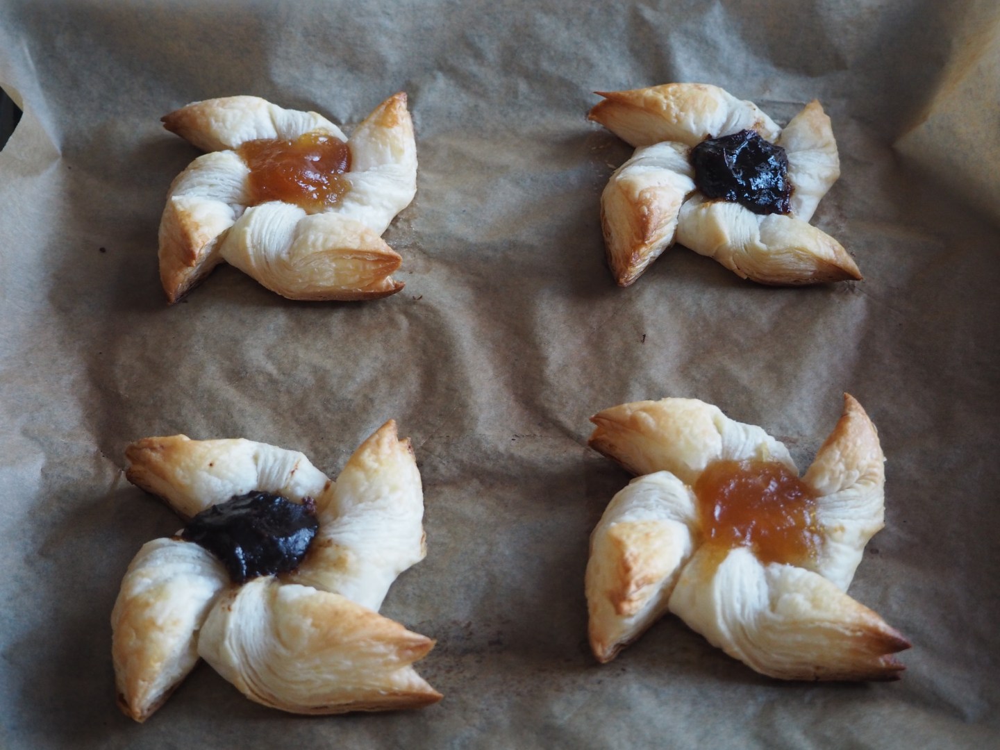 Joulutorttu // Tähtitorttu – Finnish Pinwheel Shaped Christmas Tarts ...