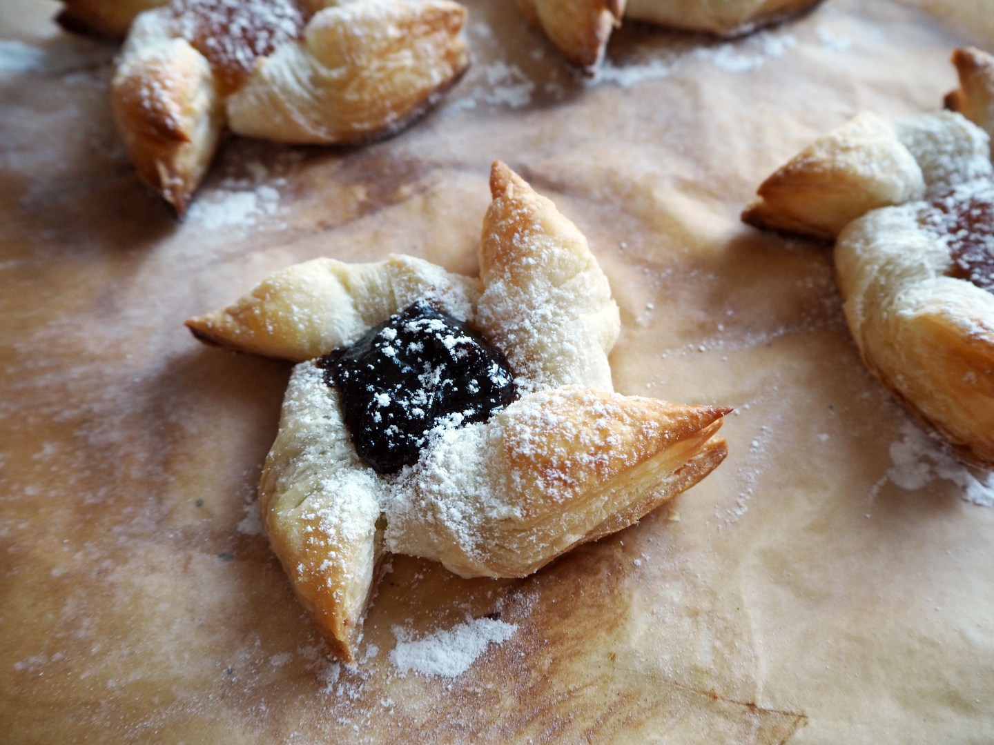 Joulutorttu // Tähtitorttu – Finnish Pinwheel Shaped Christmas Tarts ...