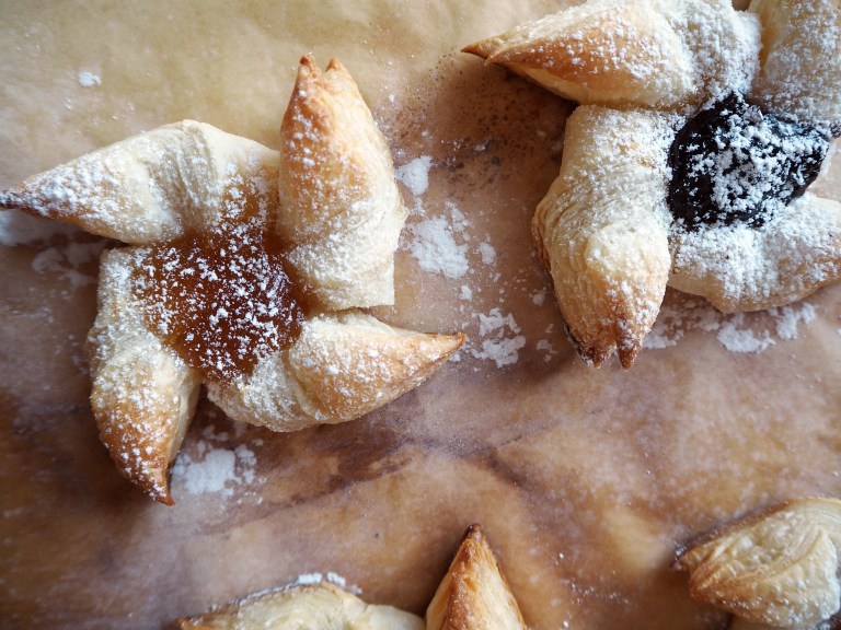 Joulutorttu // Tähtitorttu – Finnish Pinwheel Shaped Christmas Tarts ...