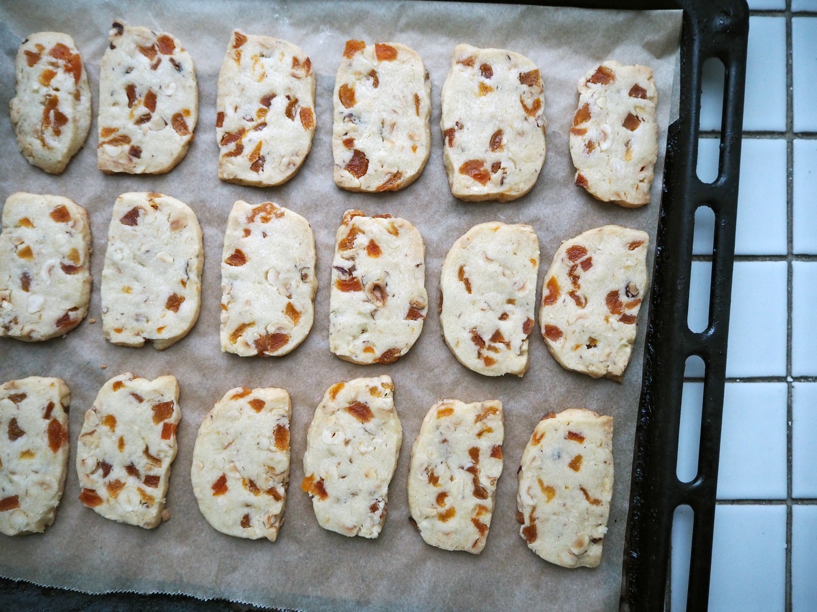 Shortbread Cookies With Hazelnuts And Dried Apricots | My Dear Kitchen ...